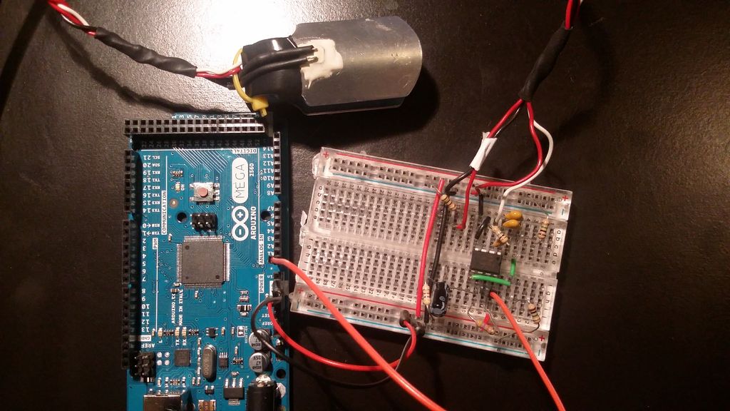 Simple And Inexpensive Heartbeat Detector | Hackaday