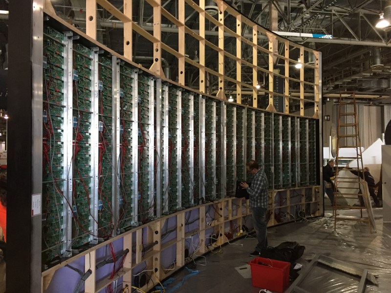 The Giant Flip-Dot Display At CES | Hackaday