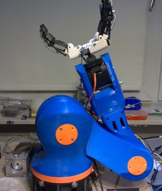 Hacklet 30 – Robot Arm Projects | Hackaday