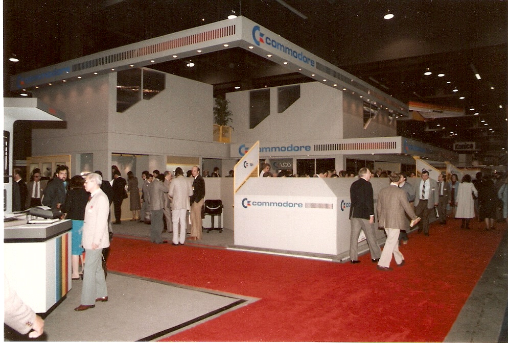 1985 Commodore CES Booth | Hackaday