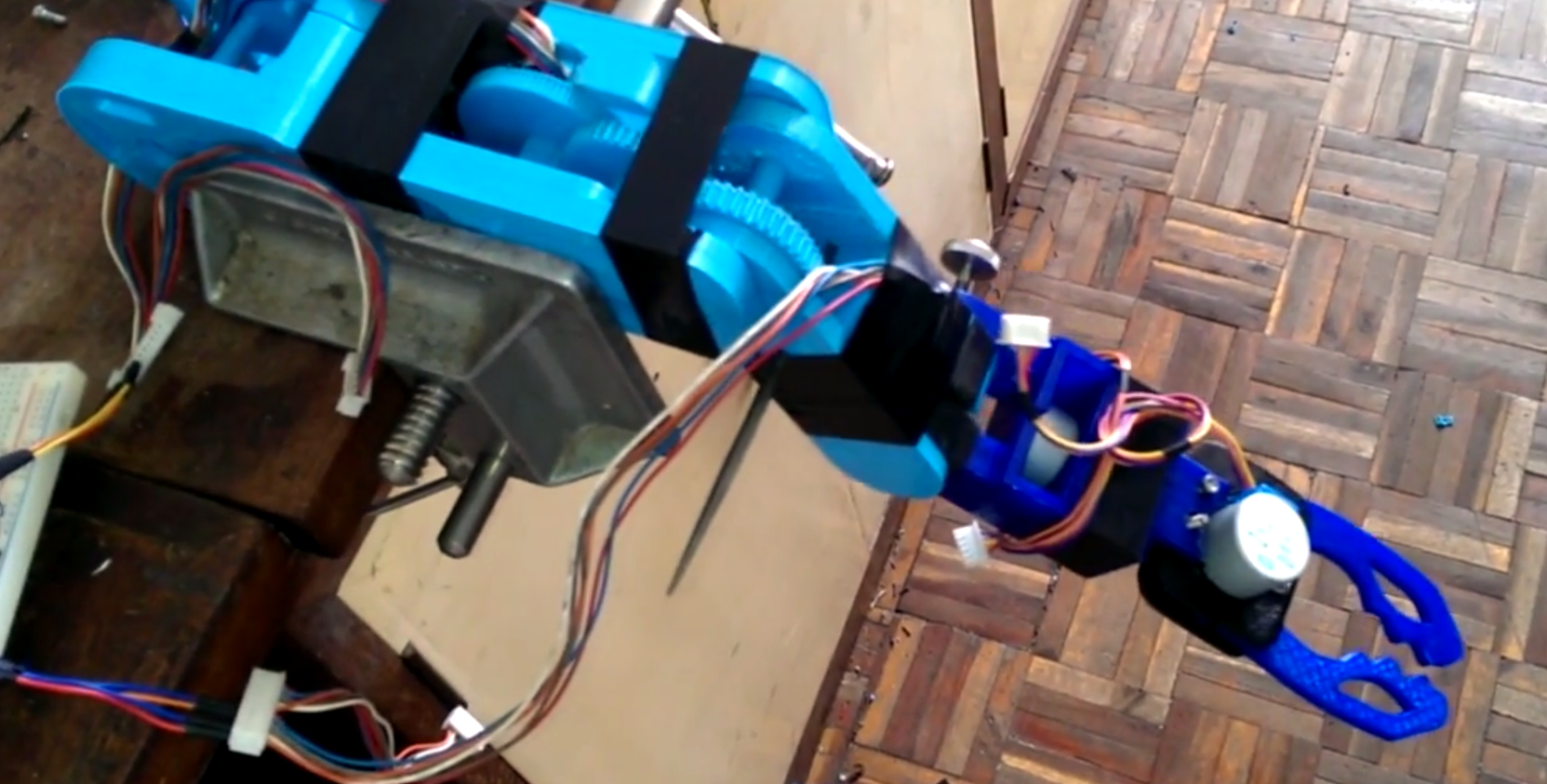 A Recycled Robot Arm For All! | Hackaday