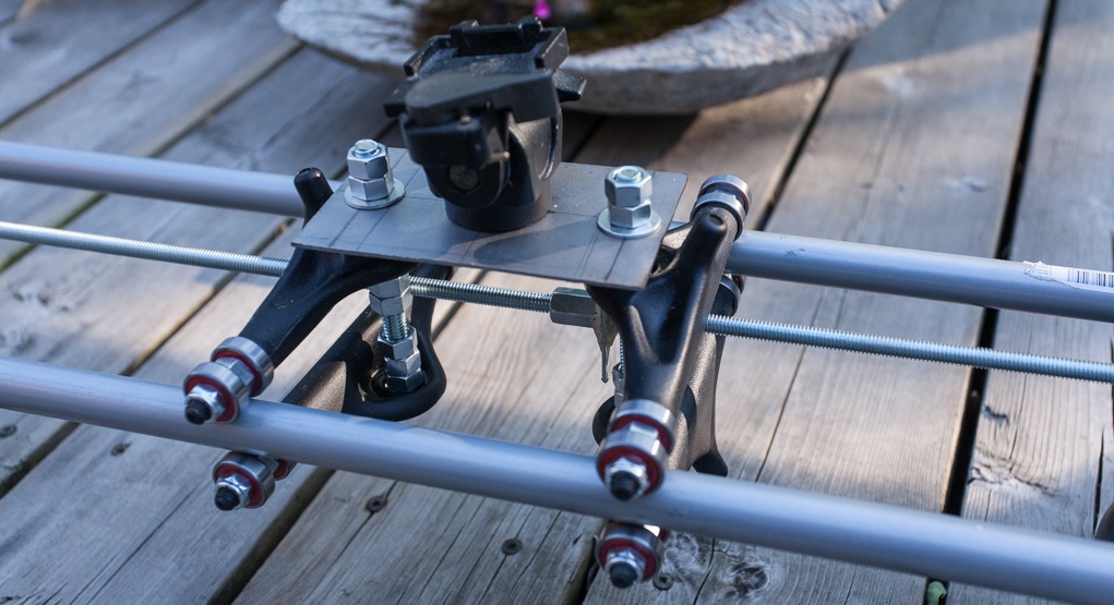 Camera Slider Utilizes Skateboard Trucks | Hackaday