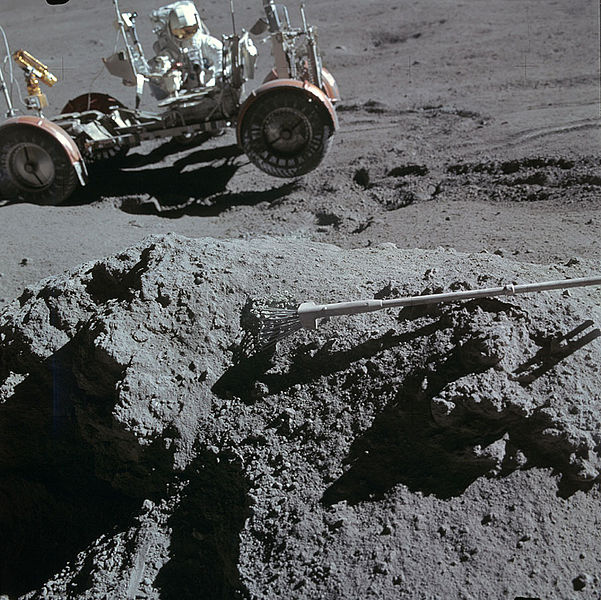 Hanging Out With Someone Who Walked On The Moon | Hackaday