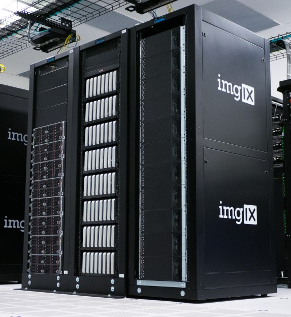 44 Mac Pros Racked Up To Replace Each Rack Of 64 Mac Minis | Hackaday