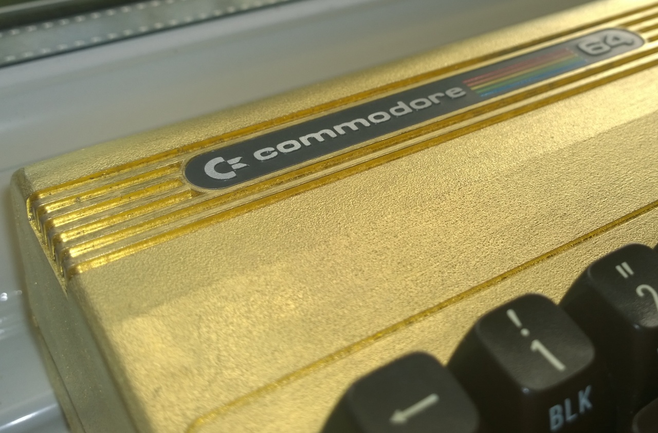 Golden Commodore C64 Brings The Bling To 8-Bit Computing | Hackaday