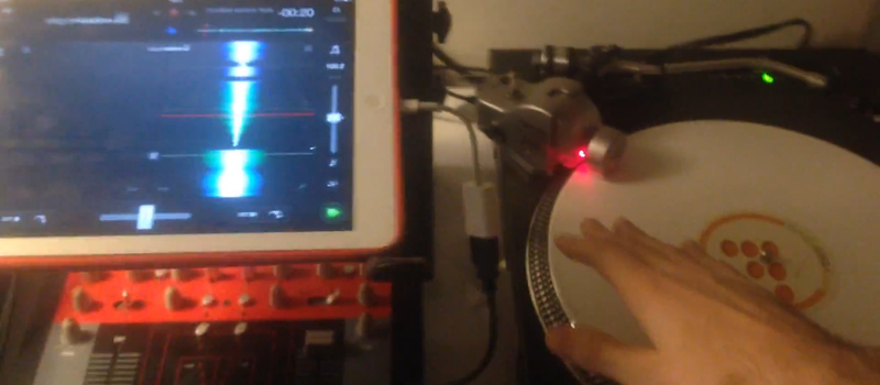 Scratching Vinyl Straddles Physical And Digital Realms | Hackaday