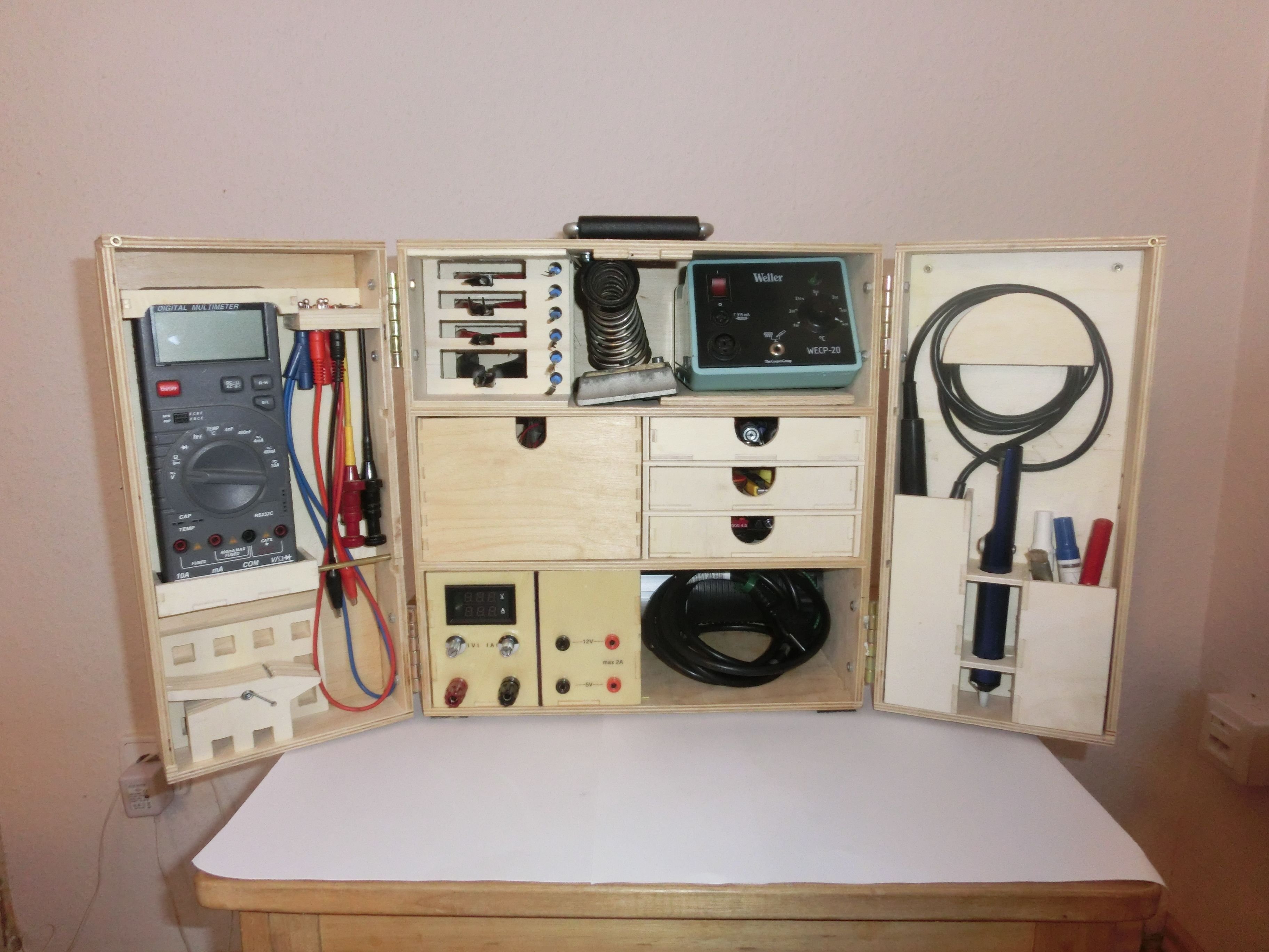 Hacklet 92 – Workbenches And Toolboxes | Hackaday