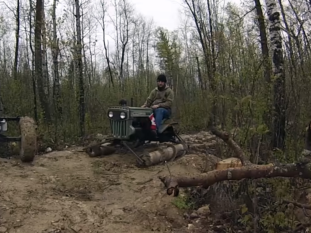 Screw Drive Tractor Hasn’t Conquered Canada Yet | Hackaday