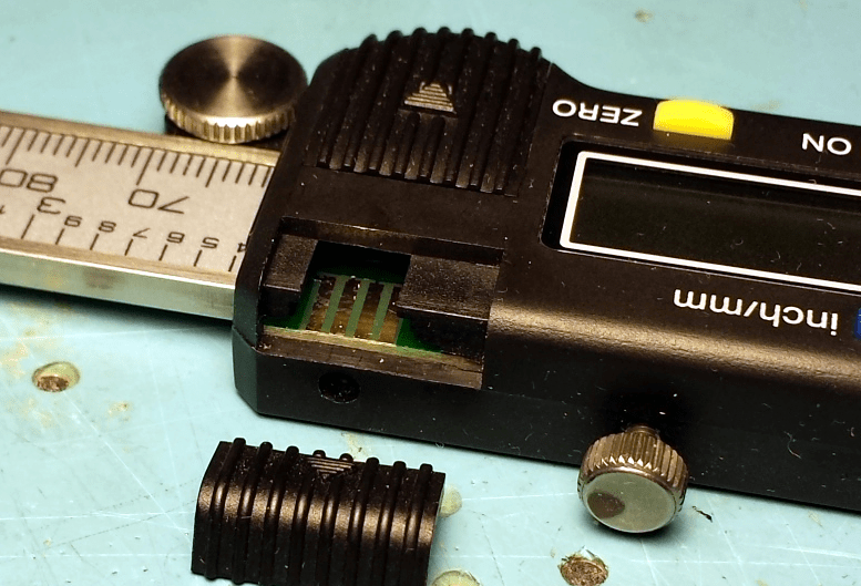 Improved Digital Caliper Interfacing, Including 3D Printed Connector | Hackaday