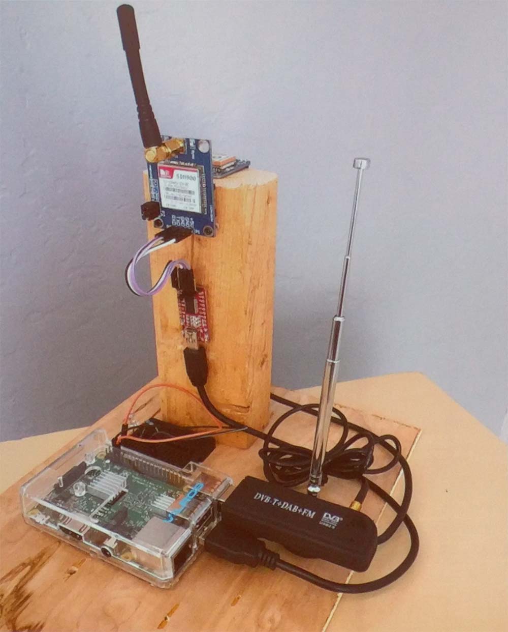 How To Detect And Find Rogue Cell Towers | Hackaday