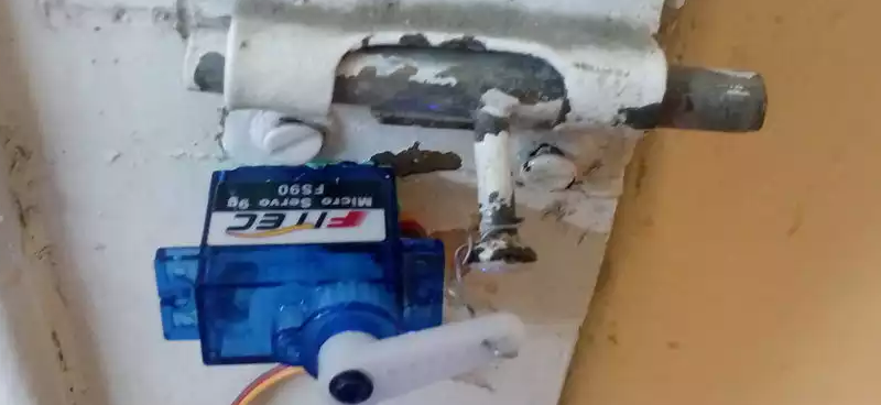 Hand Waving Unlocks Door | Hackaday