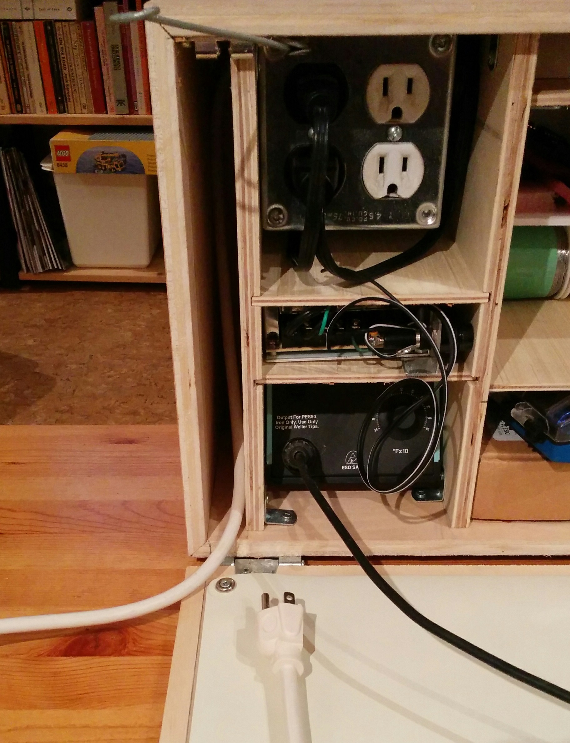 Portable Workbench Crams An Entire Workspace Into One Box | Hackaday