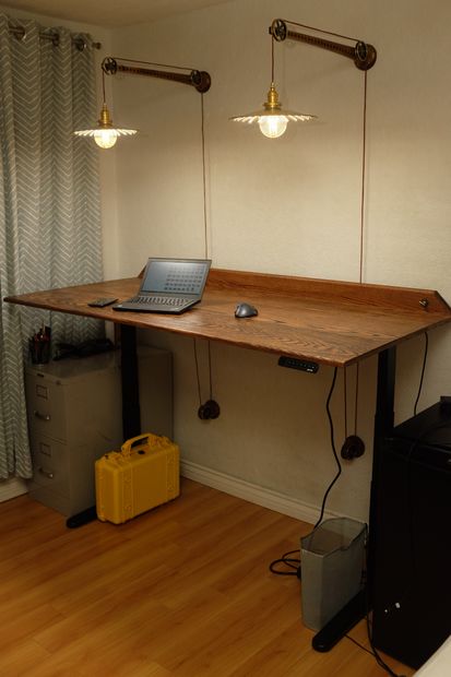 Pulley Lamp Stands Up With You | Hackaday