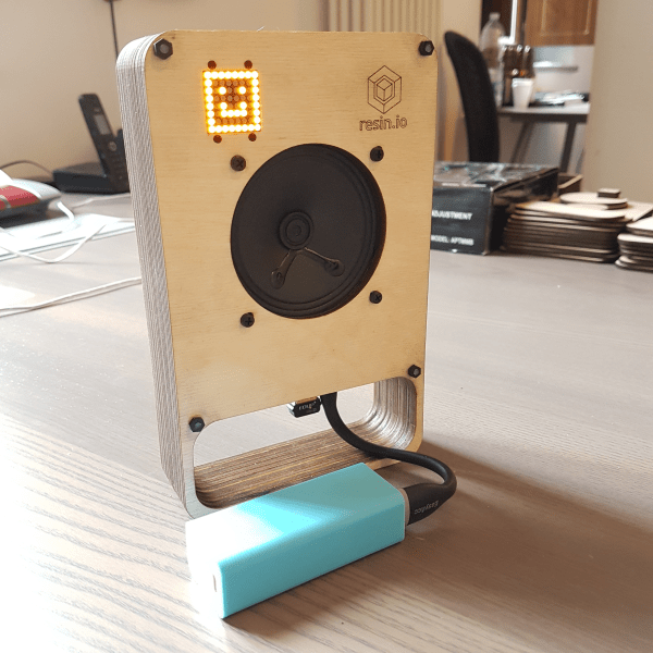 An Eye-Catching Raspberry Pi Smart Speaker | Hackaday