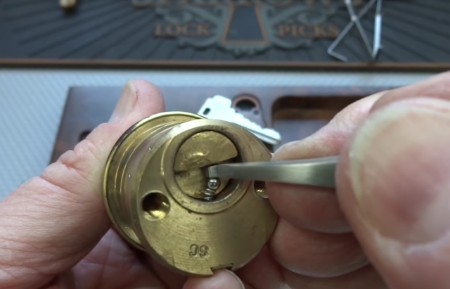 Fox Police Lock Floor | Floor Roma