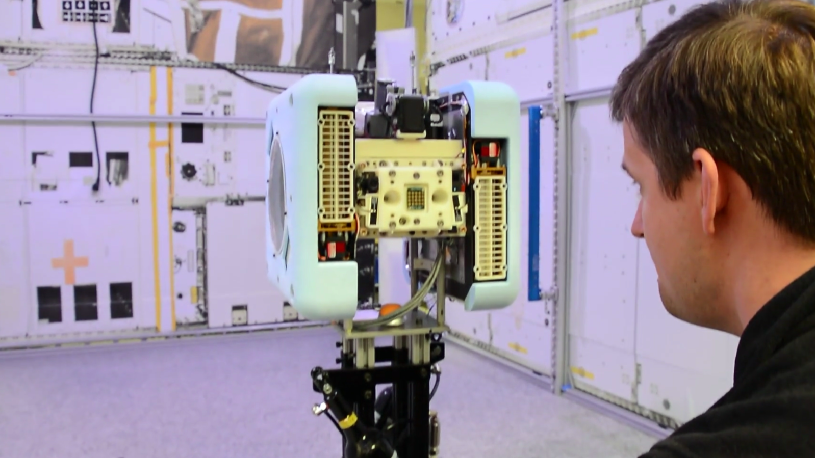 Turbine-driven Robot To Navigate Inside Space Station | Hackaday