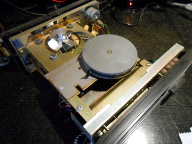 Retro Teardown: Inside An 8-Track Stereo Player | Hackaday