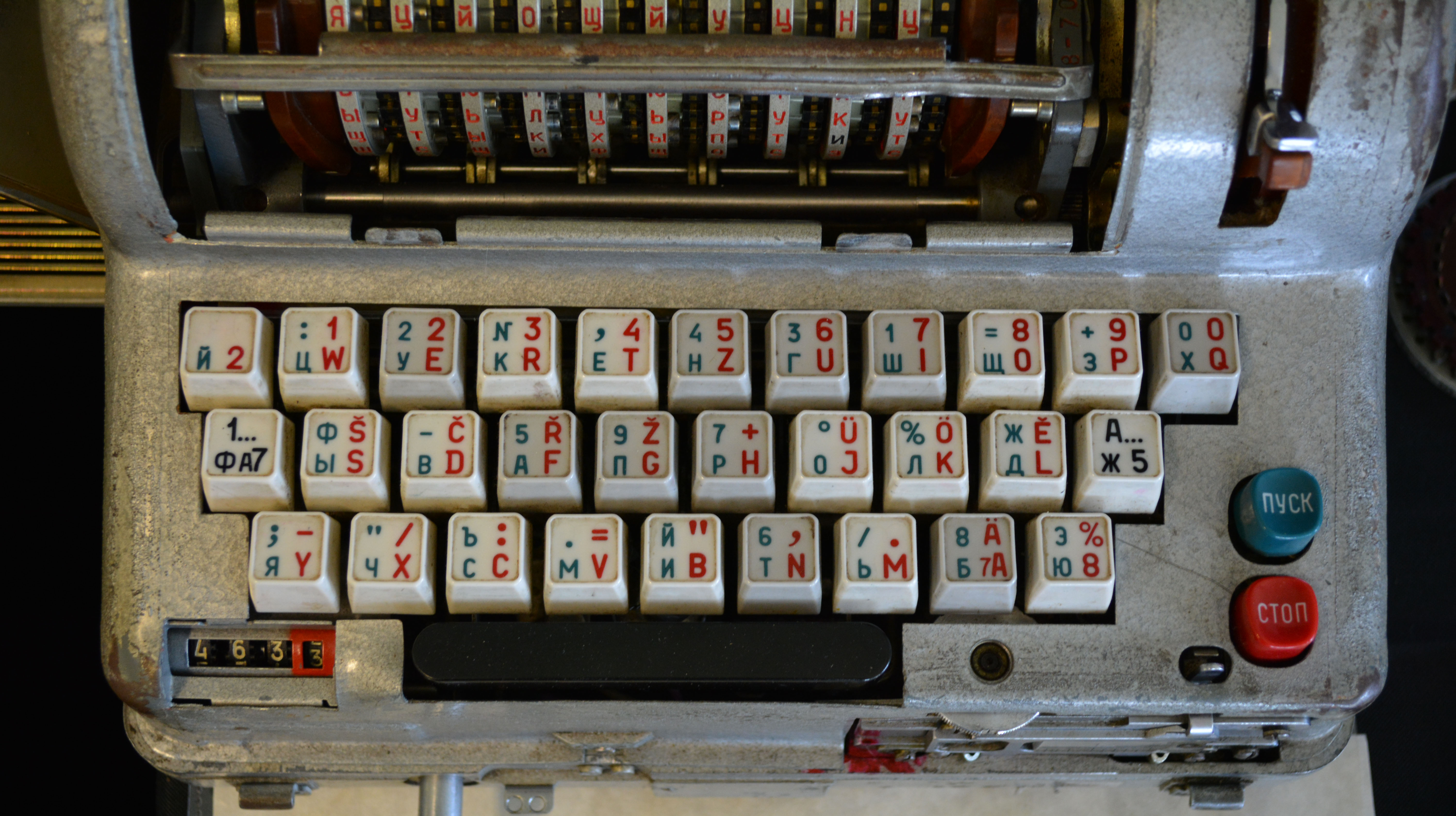 VCF East: Enigma Machines In The Flesh | Hackaday
