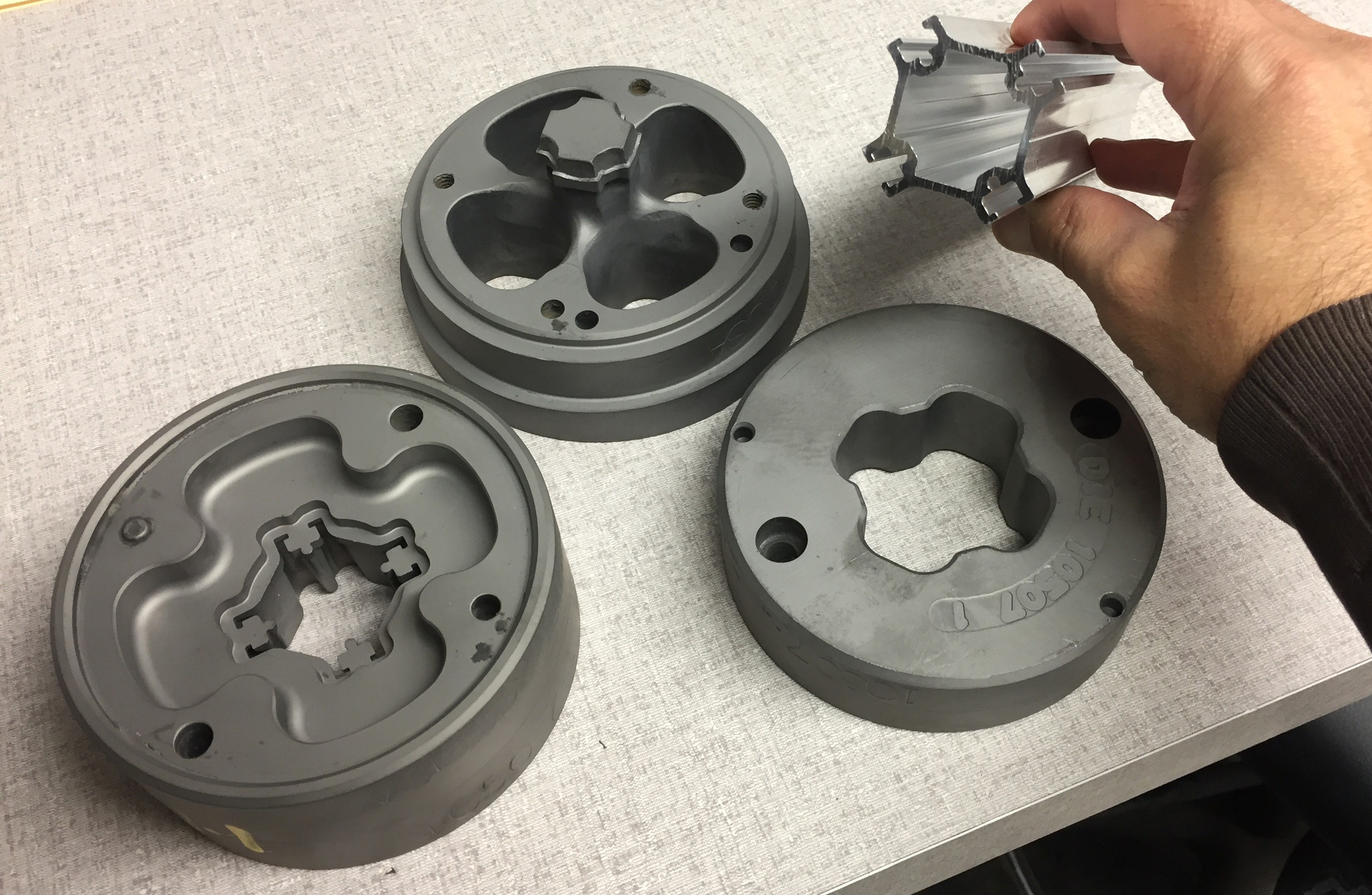 Hackaday Prize Entry: Customizable Linear Actuators | Hackaday