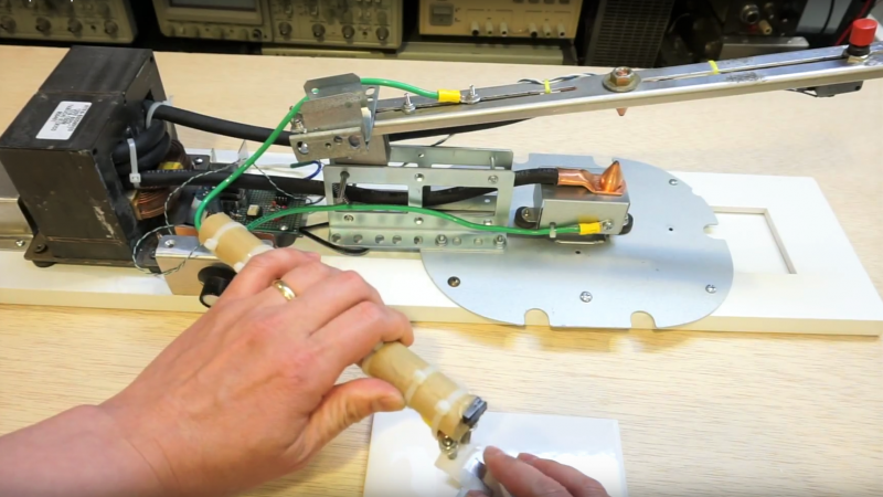 Dual-Purpose DIY Spot Welder Built With Safety In Mind | Hackaday