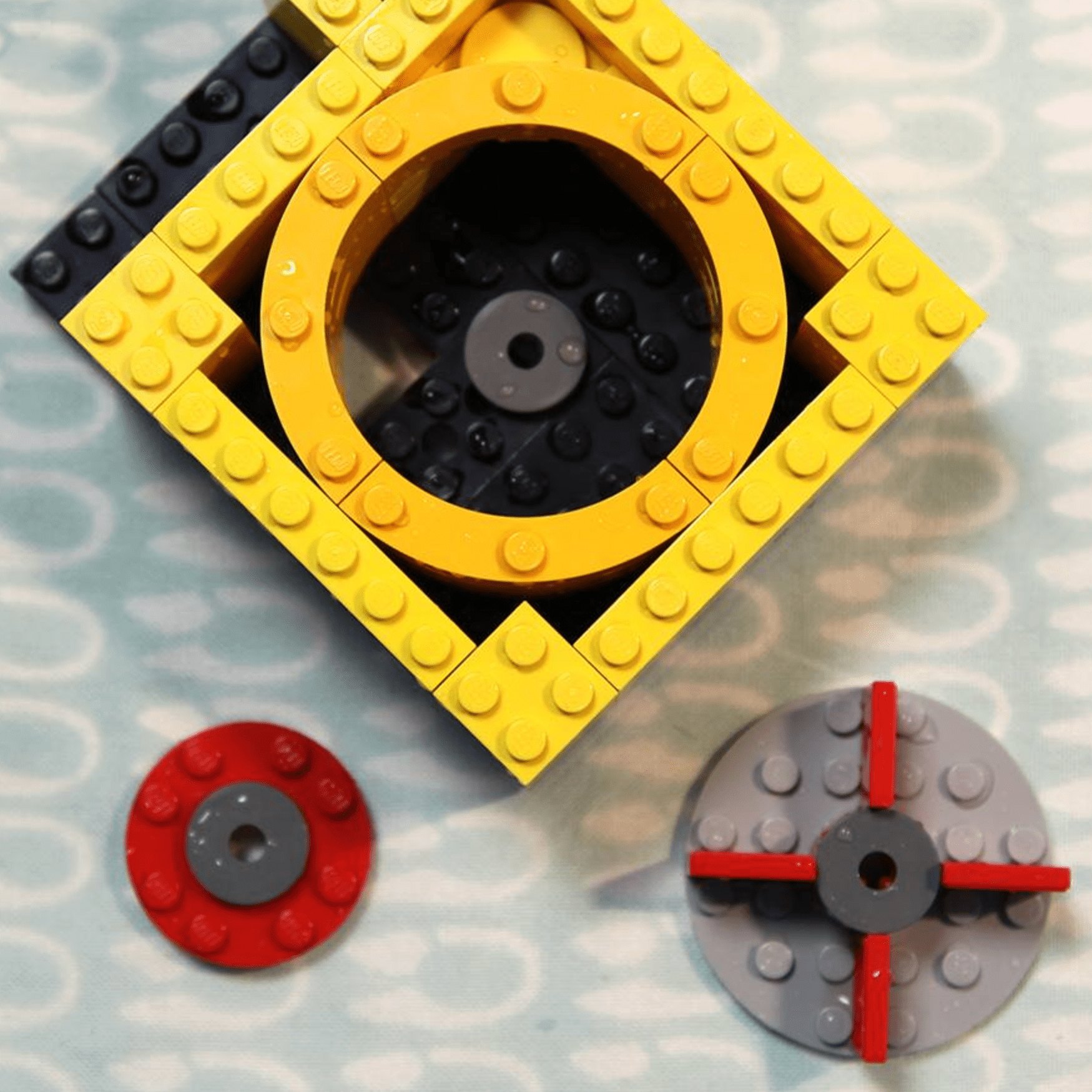 All-LEGO Centrifugal Pump | Hackaday
