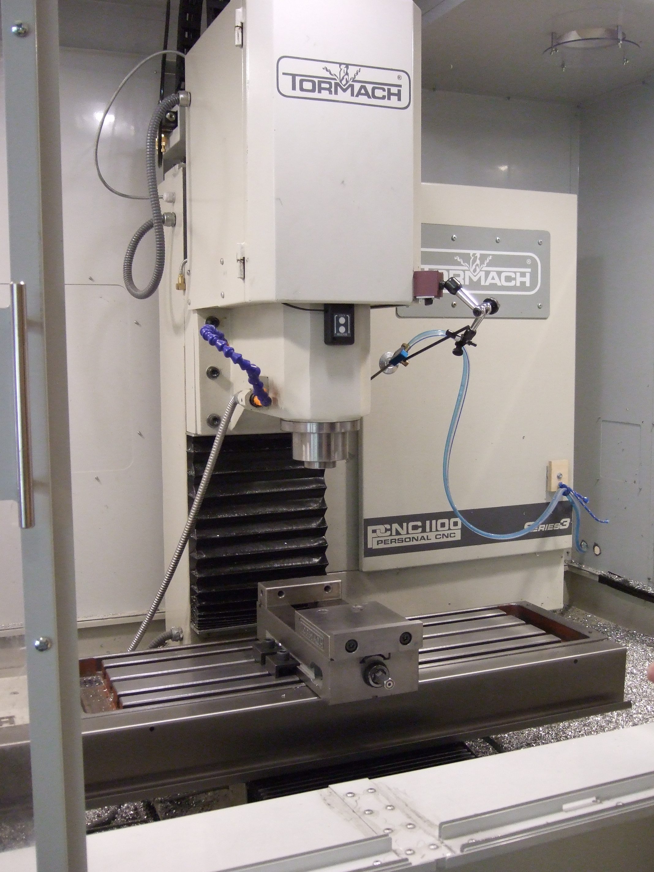 CNC Milling Is More Manual Than You Think | Hackaday