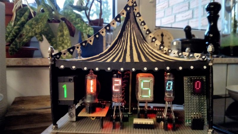 Celebrate Display Diversity For A Circuit Circus Clock | Hackaday