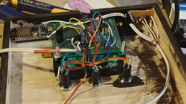 Arduino Trivia Box Is A Gift Unto Itself | Hackaday