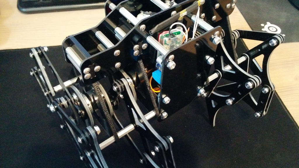 See This Slick RC Strandbeest Zip Around | Hackaday