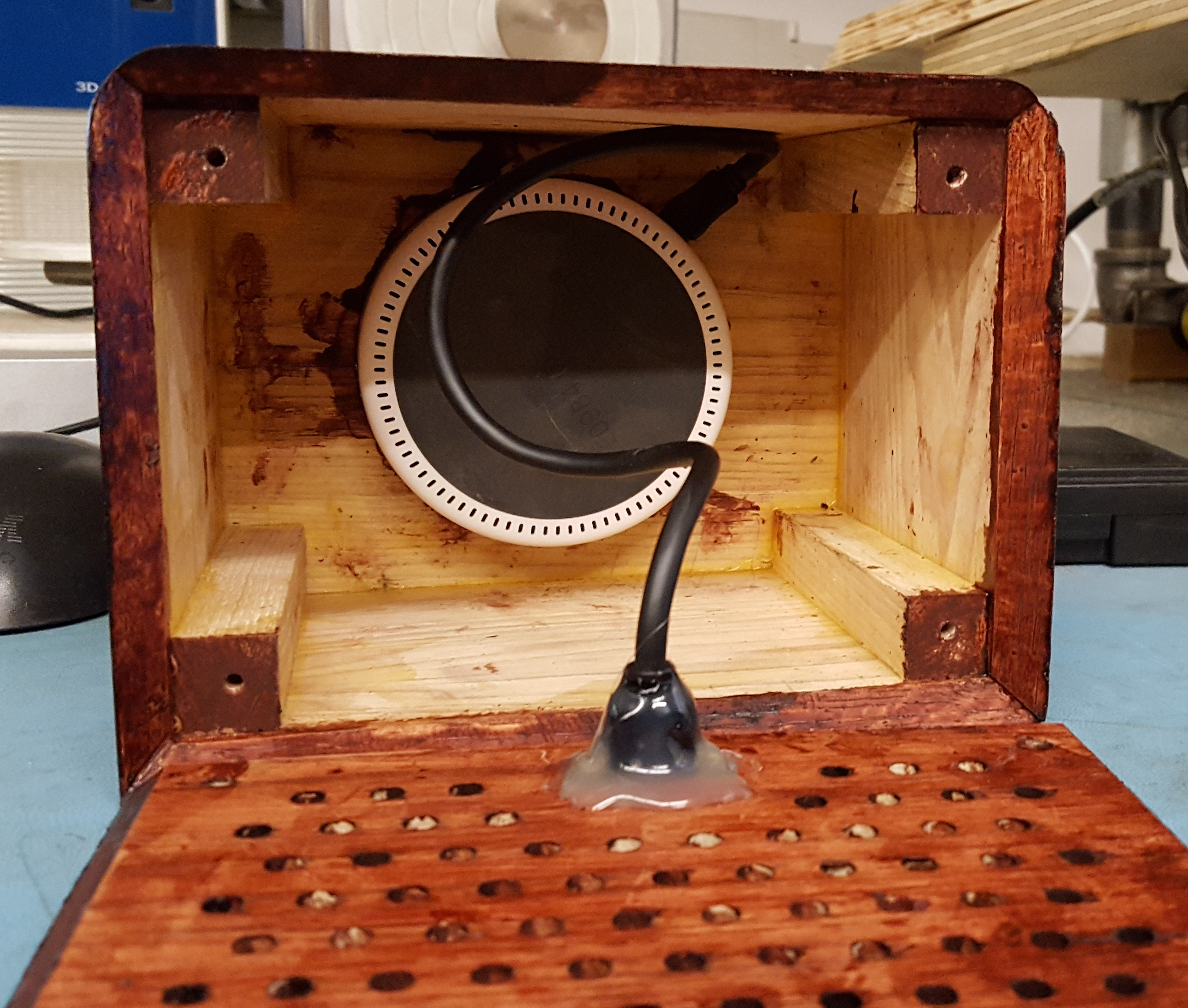 Amazon Echo Dot Upgraded To Retro Futuristic Look | Hackaday