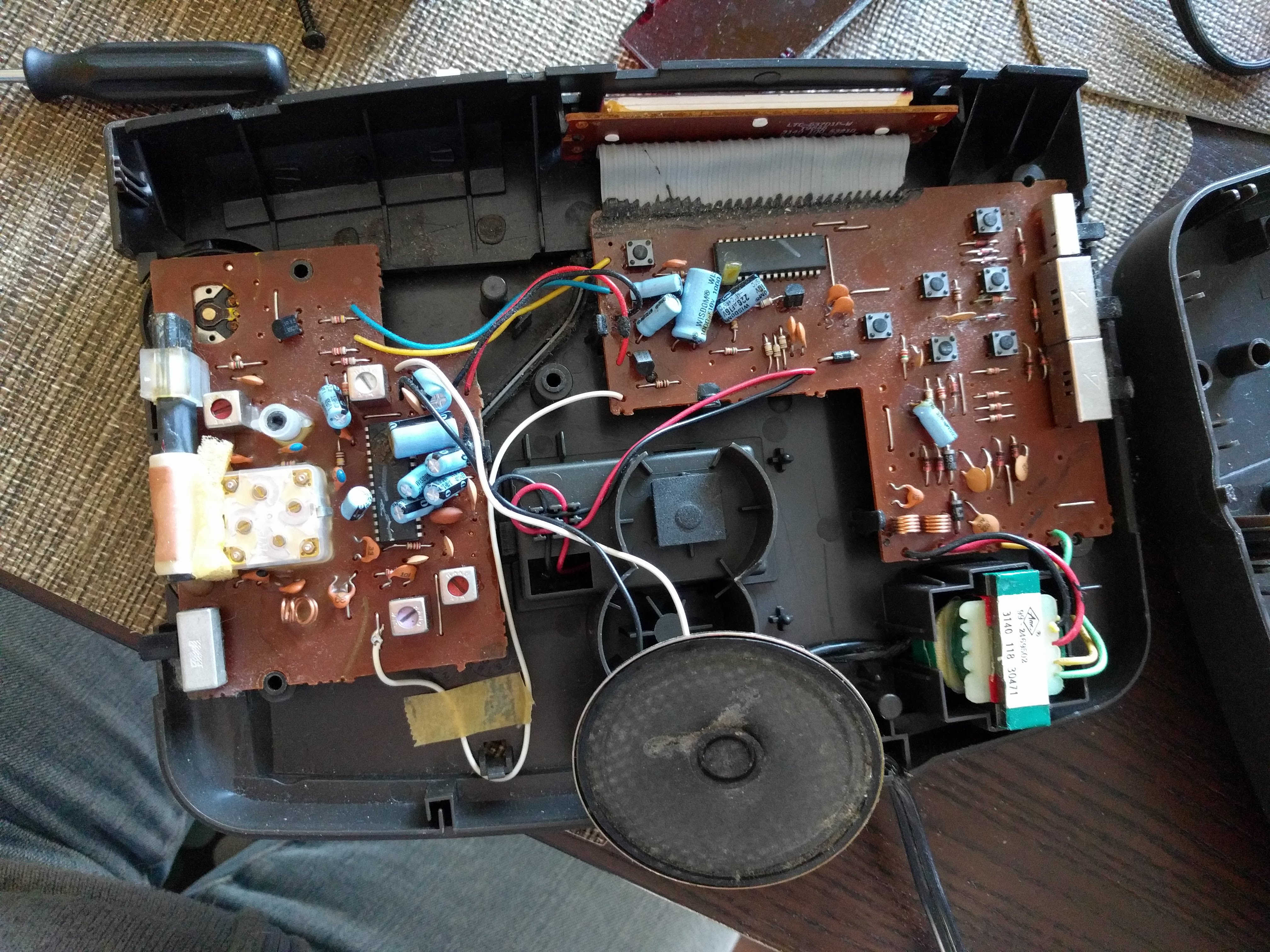 Ask Hackaday: Is Your Clock Tied To Mains Frequency? | Hackaday