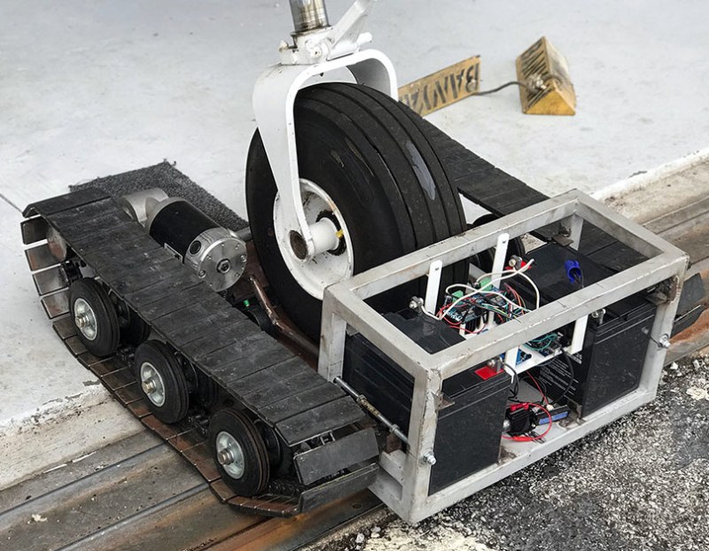 An Arduino Powered Tank Built To Pull Planes | Hackaday