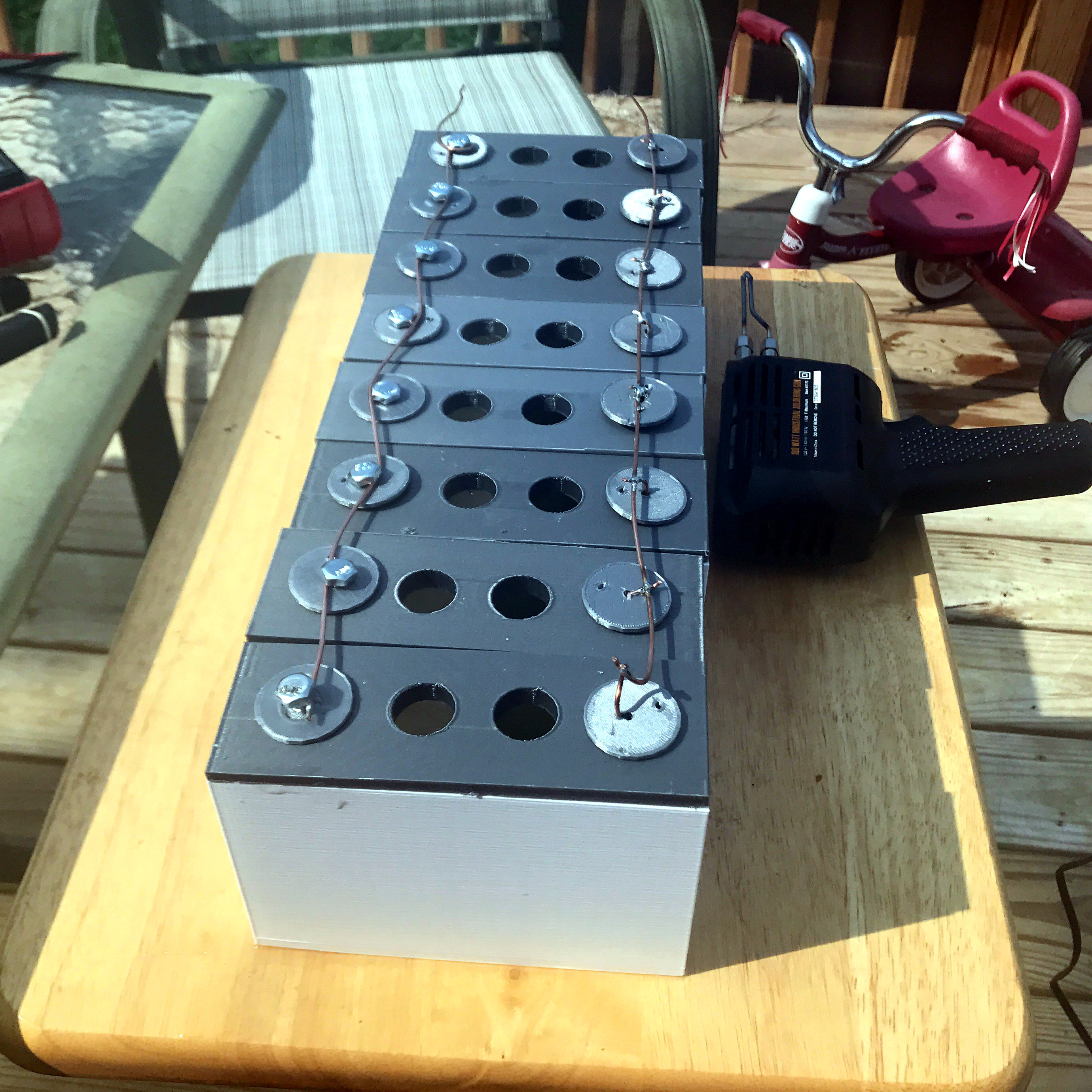 Micro-Organisms Give Up The Volts In This Biological Battery | Hackaday