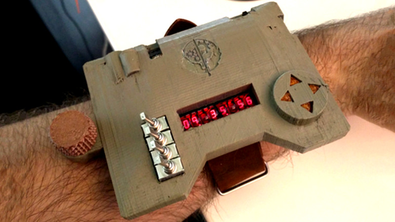 Fallout Watch Build Triumphs In Adverse Conditions | Hackaday