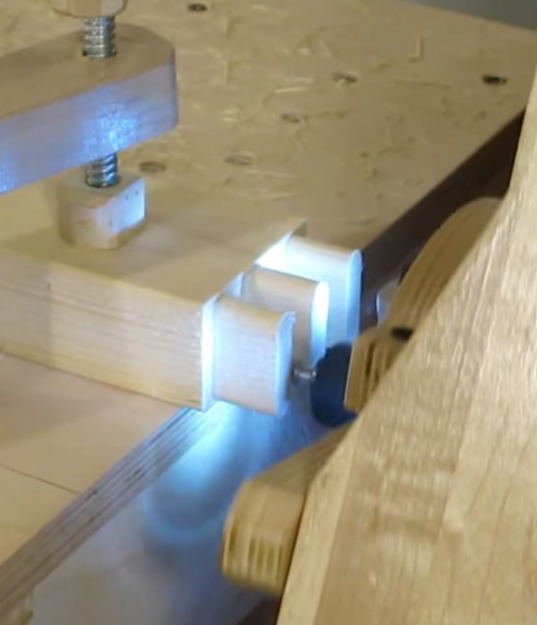 Cool Tools: The Pantorouter Turns Tracing On Its Side | Hackaday