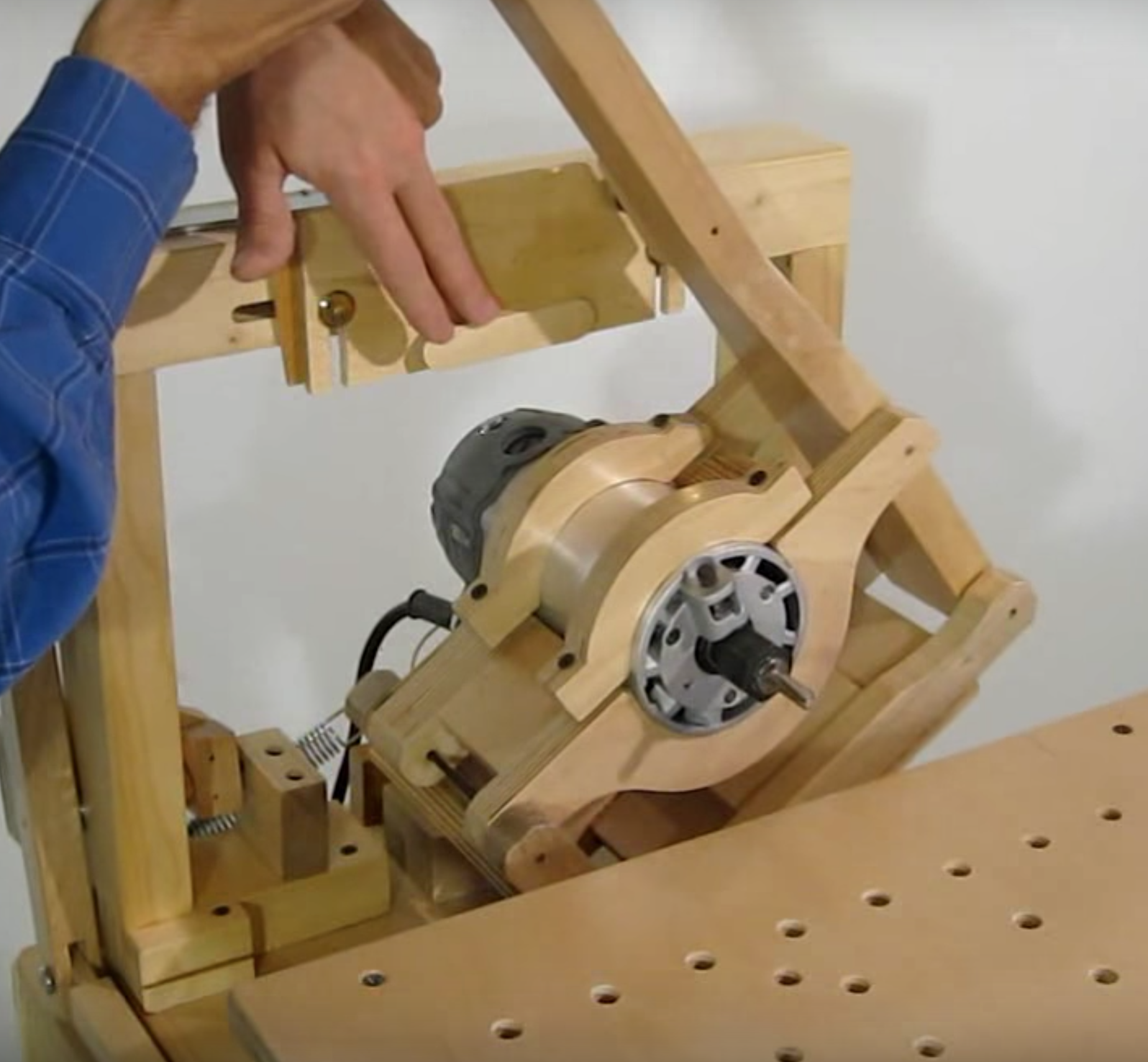 Cool Tools: The Pantorouter Turns Tracing On Its Side | Hackaday