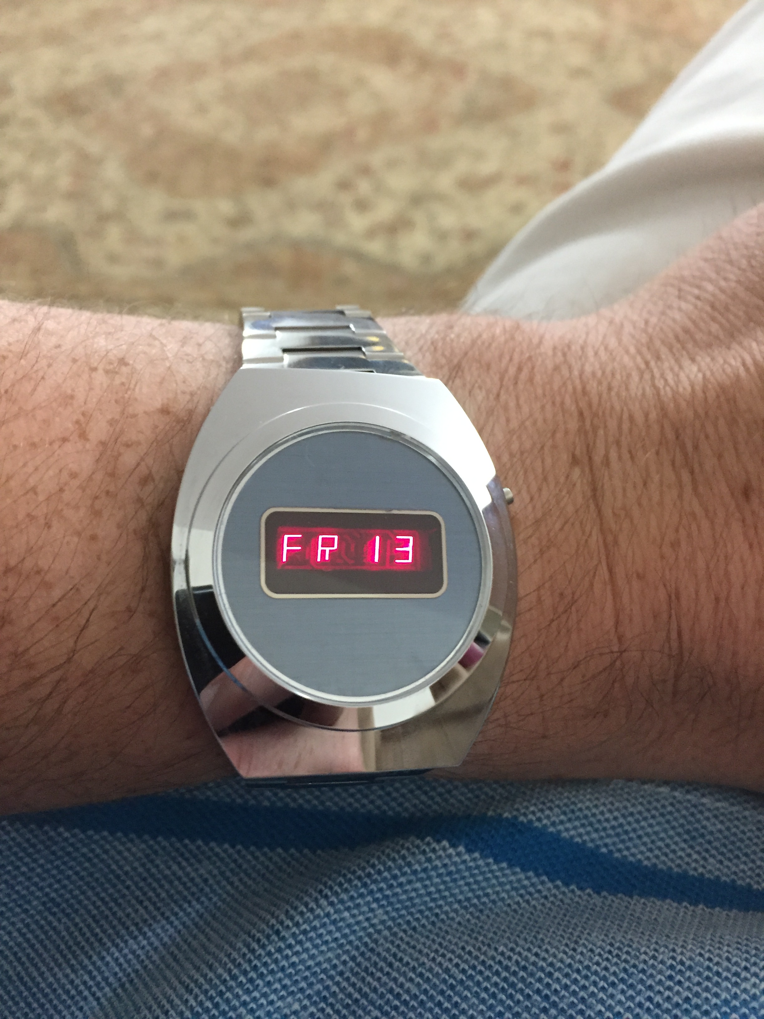 Collecting, Repairing, And Wearing Vintage Digital Watches | Hackaday