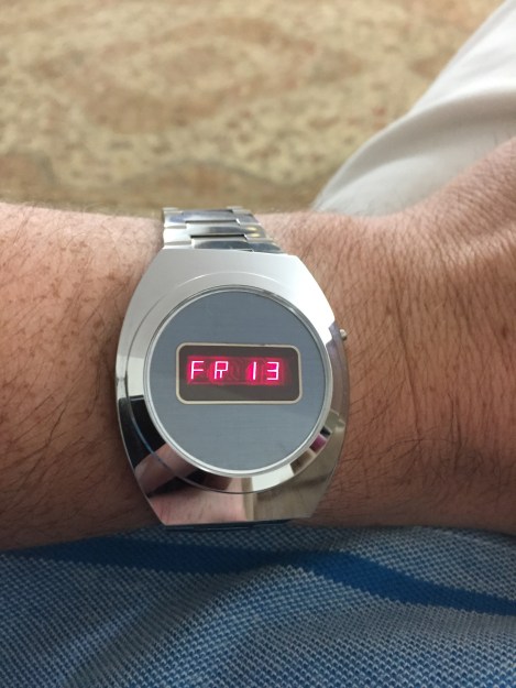 Collecting, Repairing, And Wearing Vintage Digital Watches | Hackaday