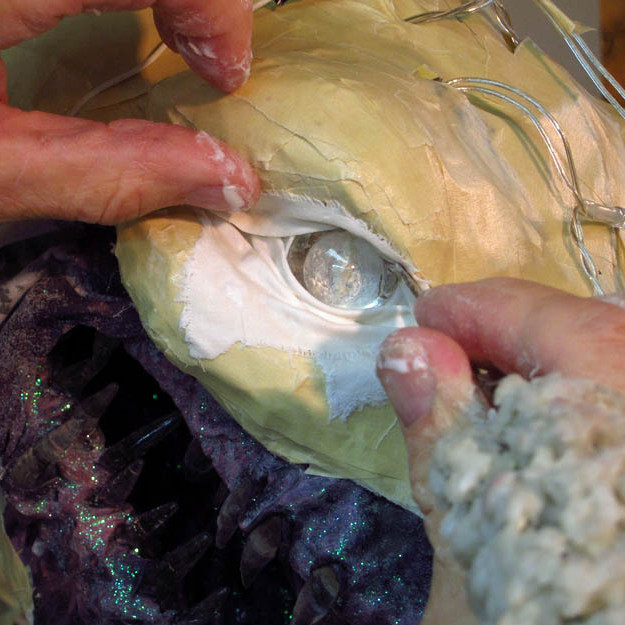 See How Paper Maché Sculptor Uses Cloth For Tricky Spots | Hackaday