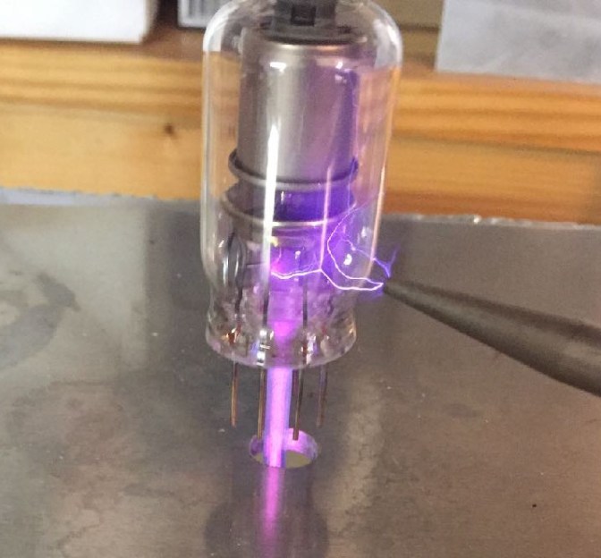 The Art Of Vacuum Tube Fabrication | Hackaday