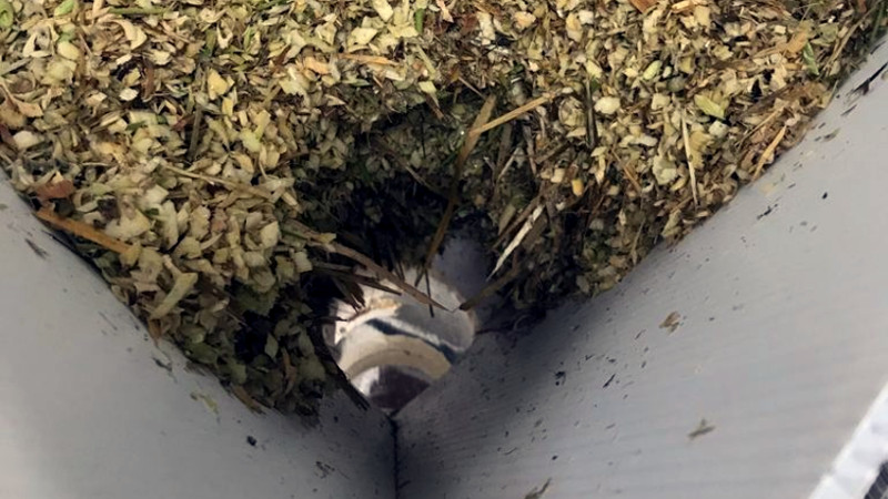 Who Knew Cut Grass Would Be So Tricky To Move! | Hackaday