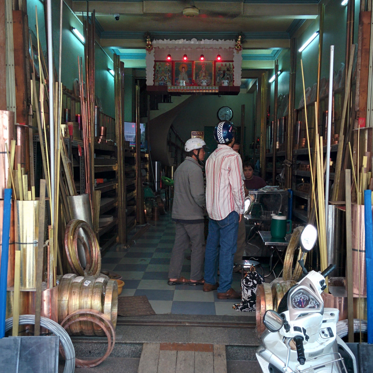 Etching Large Brass Sheets Is Harder Than You Think | Hackaday