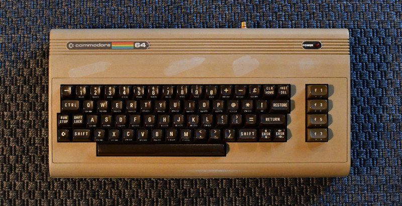 The Benefits Of Restoring A C64 With A Modern FPGA Board | Hackaday