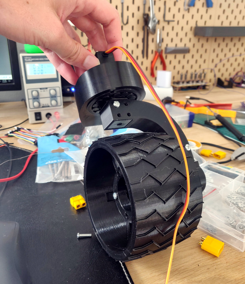 3D Printed Rover Enjoys Long Walks On The Beach | Hackaday