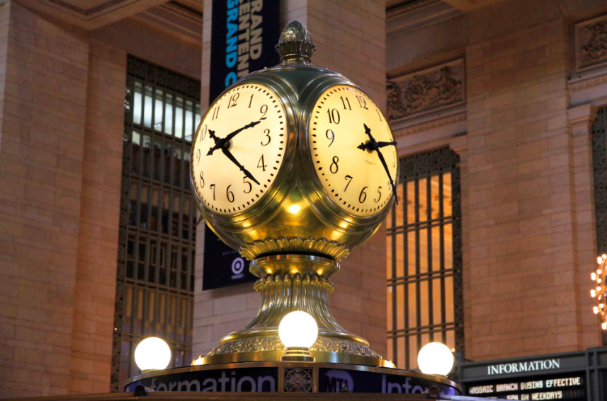 Self Winding Clock Company Clocks At Grand Central In NYC | Hackaday