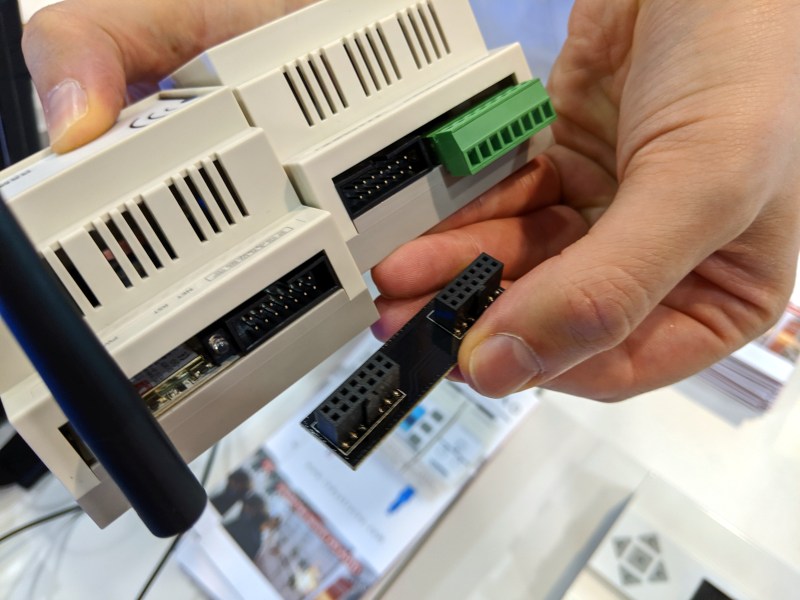 MFR19-industruino-jumpers | Hackaday