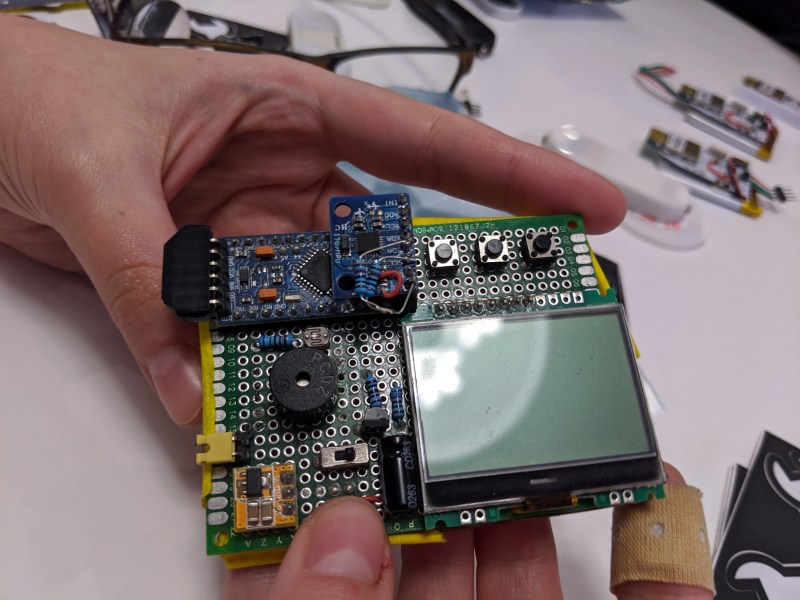 MFR19-partfusion-Larry-Bank-posture-coach-prototype | Hackaday