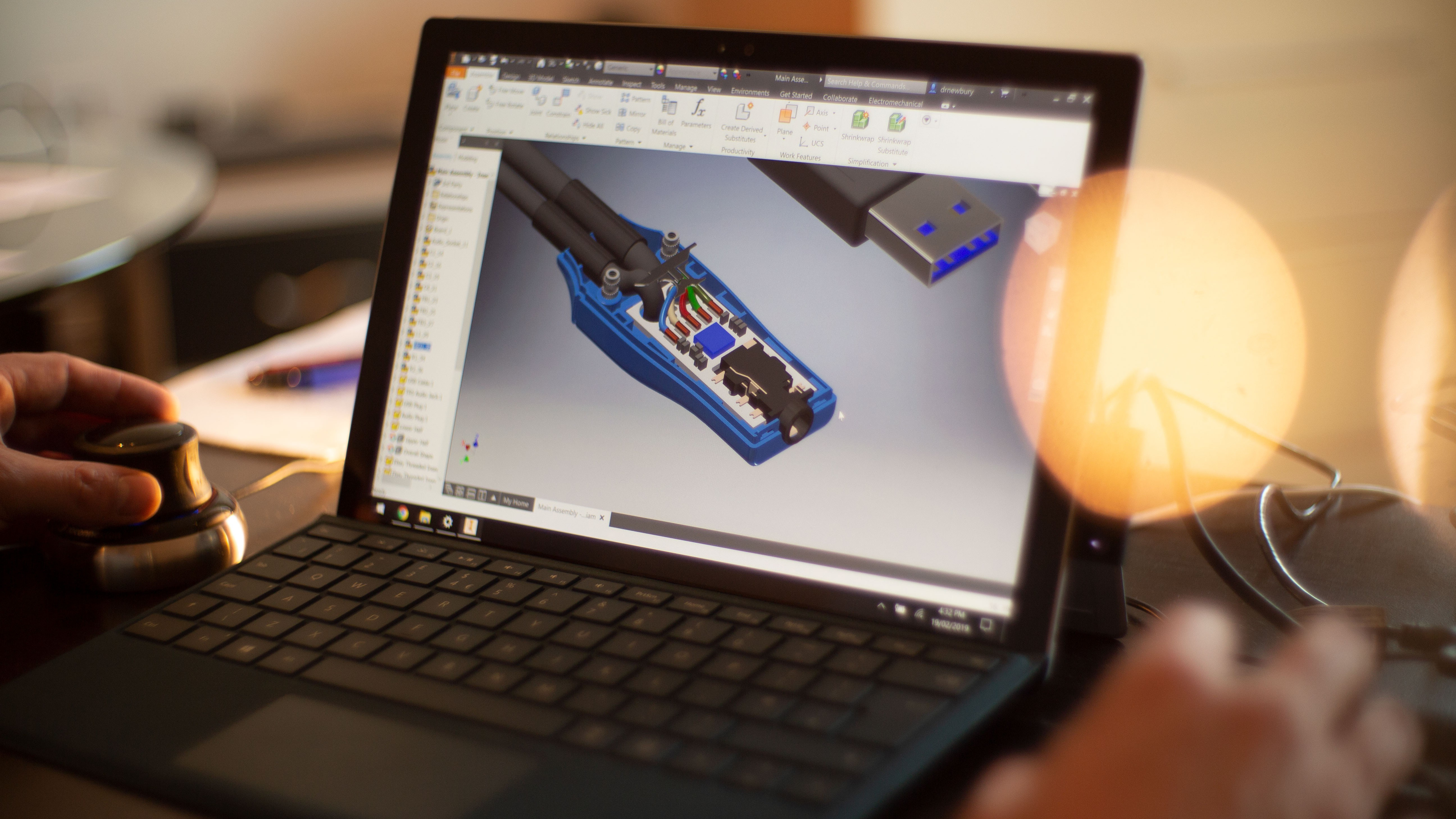 Use Your Earbud’s Media Controls On Your Laptop With This Useful Dongle ...