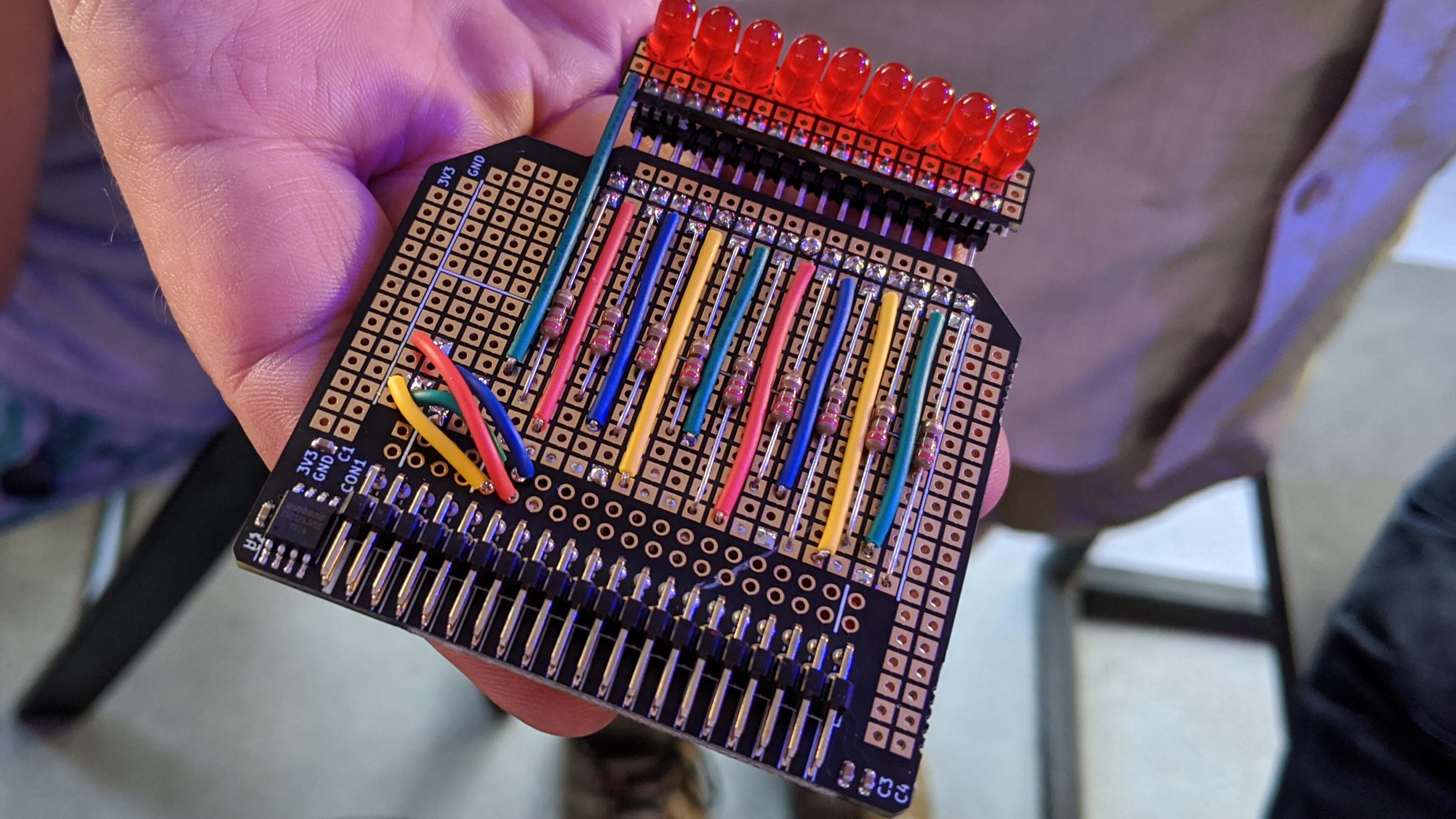 Badge Hacking 2019 02 – Charlieplex LED | Hackaday