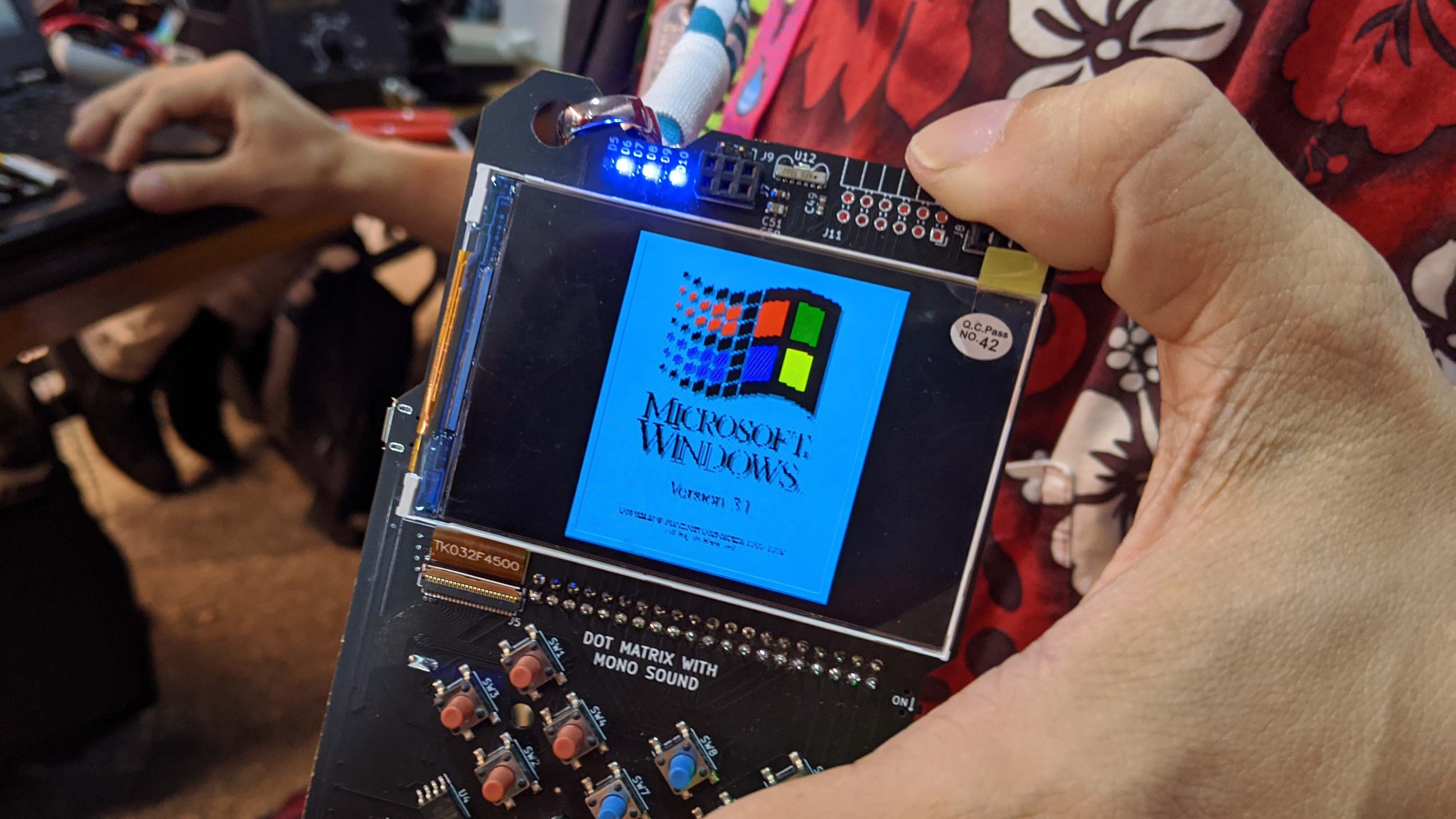Badge Hacking 2019 12 – Windows Splash | Hackaday